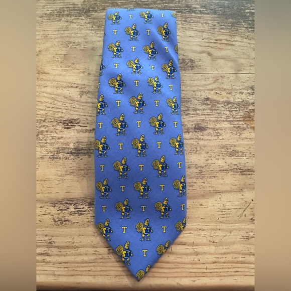 Vineyard Vines | Accessories | Vineyard Vines Trinity College Bantam ...